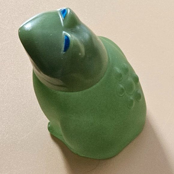 Avon | Accents | 97 Vintage Avon Emerald Green Frog Cologne Bottle Eyes ...